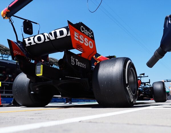 Max Verstappen golpea primero en Hungría frente a unos Mercedes al ...