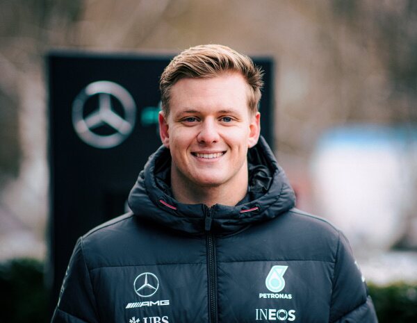 OFICIAL: Mercedes anuncia la llegada de Mick al equipo como piloto ...